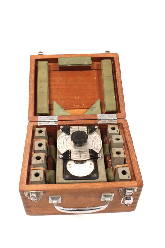 Radio wavemeter c.1950s for checking radio wave lengths. Marconi TF 975 ...