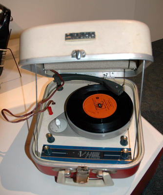 Portable record player c.1950s/1960s. Dreco brand, in square pink ...
